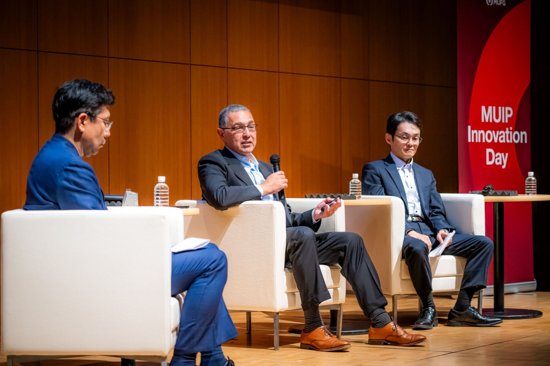 銀行を悩ませる紙の山、印鑑票の電子データ化に力を発揮したシリコンバレー発「Ripcord」｜三菱UFJイノベーション・パートナーズ